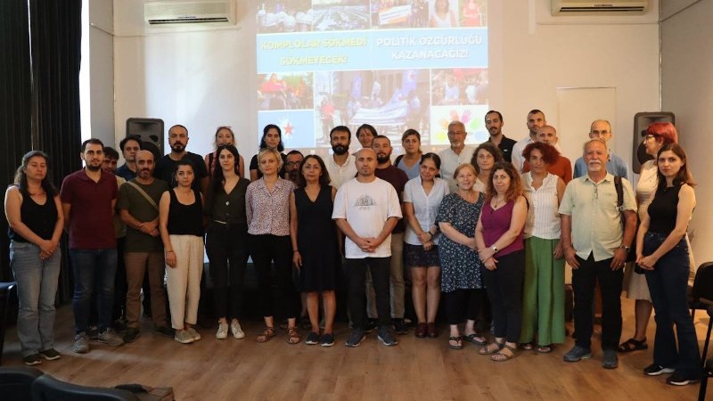 ESP’ye yönelik operasyonlar, gözaltında çıplak arama ve polis ...